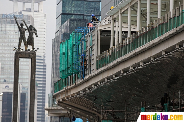 Foto : Pembangunan Halte TransJakarta Bundaran HI Terus Berjalan di ...