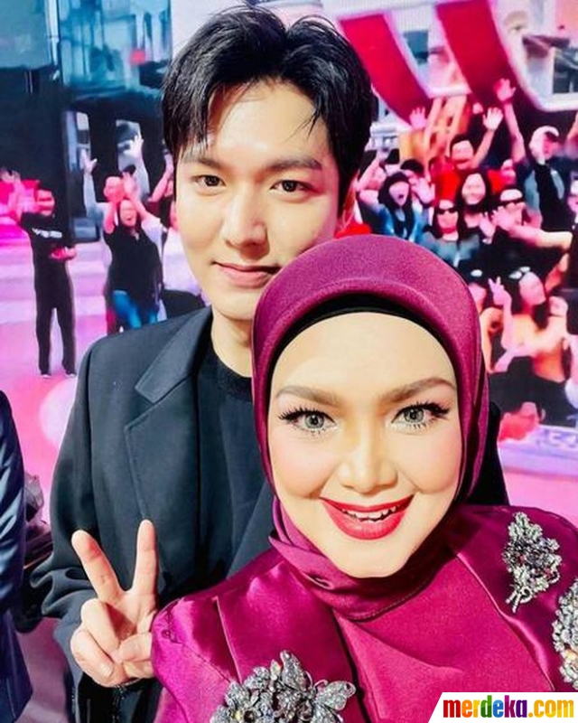 Foto : 5 Potret Siti Nurhaliza Selfie Bareng Lee Minho, Curi Perhatian | merdeka.com