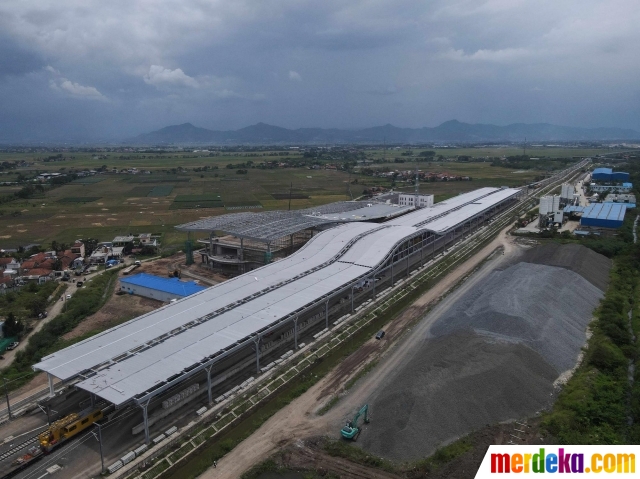 Foto : Memantau Progres Pembangunan Stasiun Kereta Cepat Tegalluar dari ...