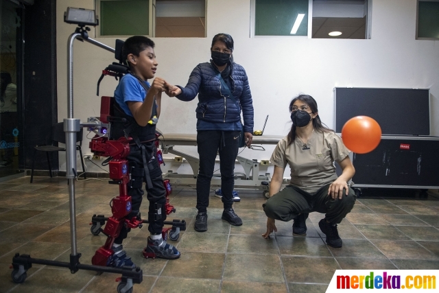 Foto : Kecanggihan Robot Atlas 2030 Bantu Anak Cerebral Palsy Berjalan ...