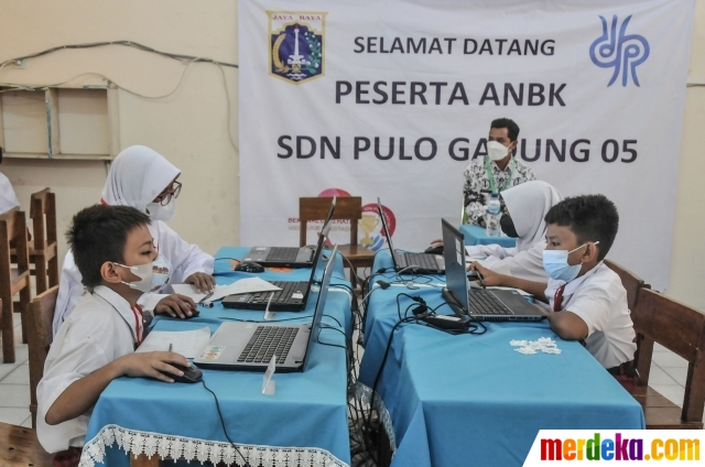 Foto : Melihat Pelaksanaan ANBK 2022 Jenjang Sekolah Dasar | merdeka.com