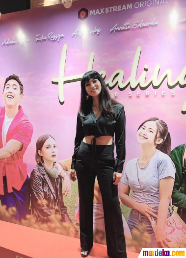 Foto : Masih Eksis dan Cantik di Usia 43 Tahun, Intip Potret Terbaru Kinaryosih | merdeka.com