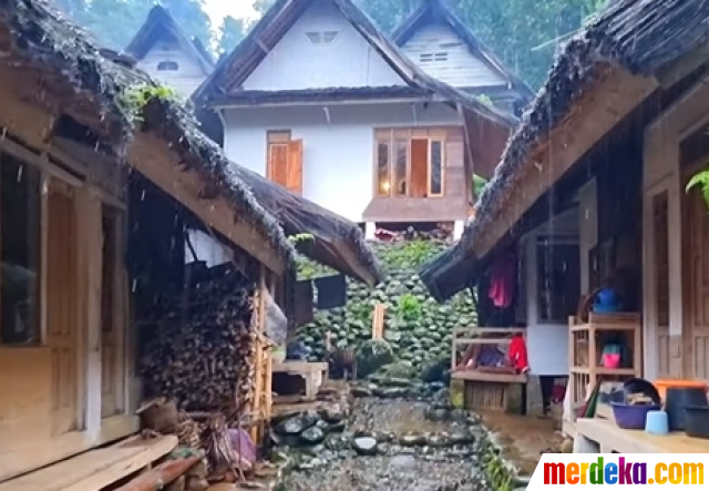 Foto : Pesona Kampung Naga di Tasikmalaya, Alamnya Indah Banget Bak ... Foto : Pesona Kampung Naga di Tasikmalaya, Alamnya Indah Banget Bak ...
