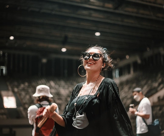 Ingat Sania Penyanyi Lagu 'Santai', ini Potret Terbarunya Makin Cantik ...