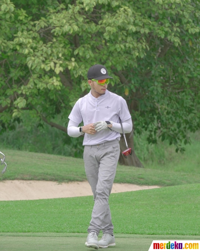 Foto : 5 Potret Saaih Halilintar saat Main Golf, Ikut Turnamen Hingga ...