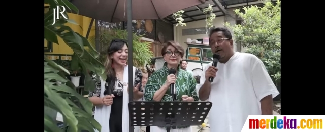 Foto : Potret Terbaru Nani Wijaya, Pakai Kursi Roda Kumpul Artis Senior ...