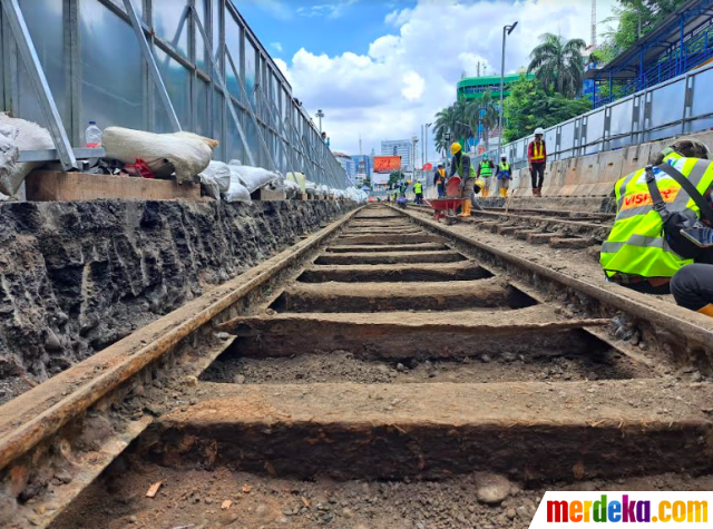 Foto : Potret Jalur Trem era Belanda Ditemukan Terkubur di Tengah Kota ...