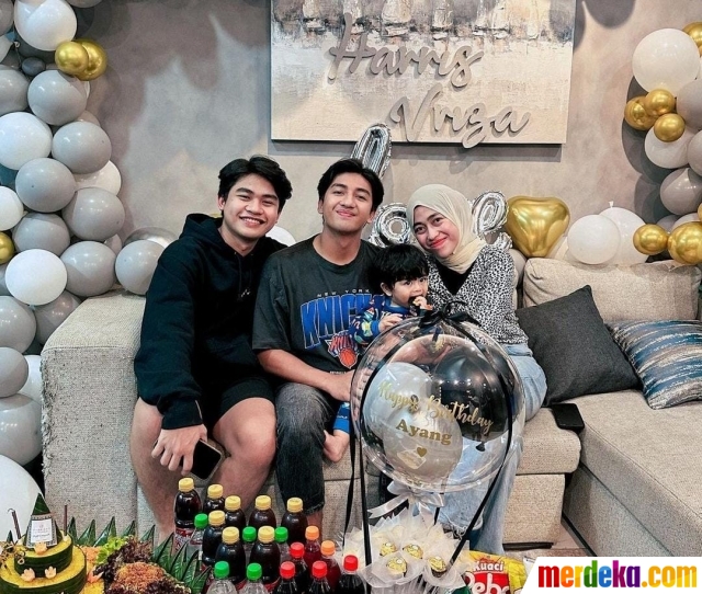 Foto : Momen Perayaan Ulang Tahun Harris Vriza, Digelar Sederhana di Rumah Bareng Sahabat ...