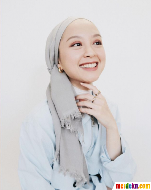 Foto : Namanya Trending Topic di Twitter, Intip Gaya Hijab Turban ala Gitasav | merdeka.com