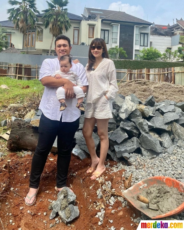 Foto : 5 Potret Desain Rumah Baru Gilang Dirga, Mewah Banget! | merdeka.com