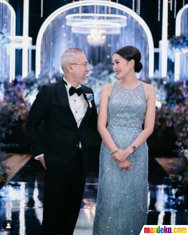 Foto : Sukses Main di Series Kupu Kupu Malam, Intip Potret Lukman Sardi bareng Istri | merdeka.com