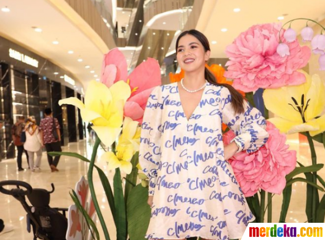 Foto : Cantik & Awet Muda Di Usia 40 Tahun, Begini Penampilan Ola ...