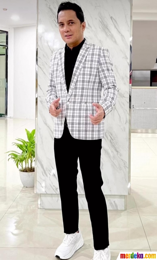 Foto : Ingat Penyanyi Fatur, di Usia 53 Tahun Masih Ganteng Awet Muda ...