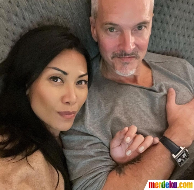 Foto : Potret Perayaan Wedding Anniversary Ke-10 Anggun C Sasmi dan Suami Digelar Sederhana ...