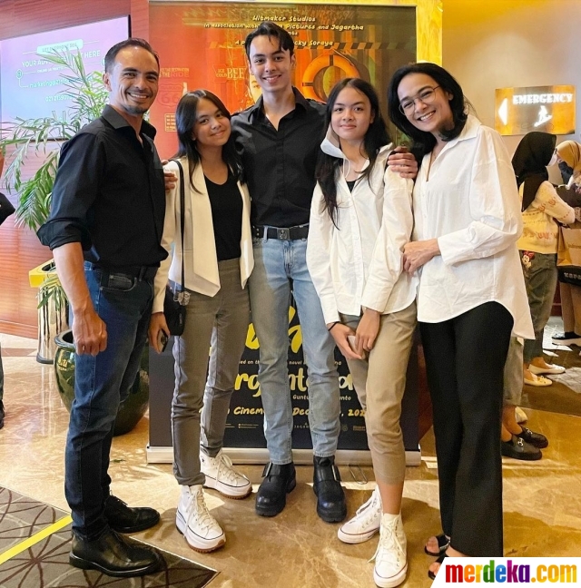 Foto : Tinggi dan Tampan, Potret Fattah Syach Anak Ananda Lontoh Kini jadi Aktor Muda | merdeka.com