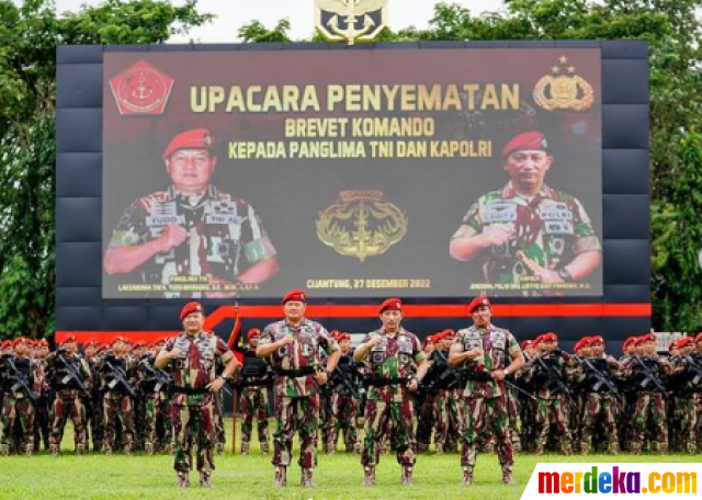 Foto Kapolri Dan Panglima Tni Dapat Brevet Kehormatan Kopassus