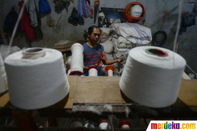 Foto : Geliat Industri Pemintal Benang di Sudut Jakarta | merdeka.com