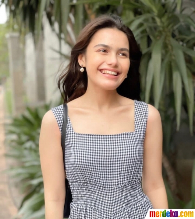 Foto : Potret Chantiq Schagerl Pemeran Delisa di Film Hafalan Shalat ...