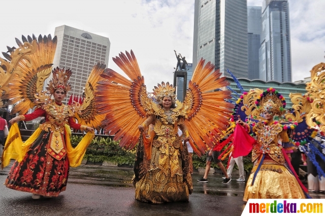 Foto : Semarak Parade Kick Off ASEAN Indonesia 2023 | merdeka.com