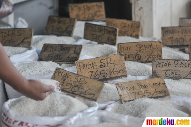 Foto : Stok Beras di Jakarta Menipis | merdeka.com