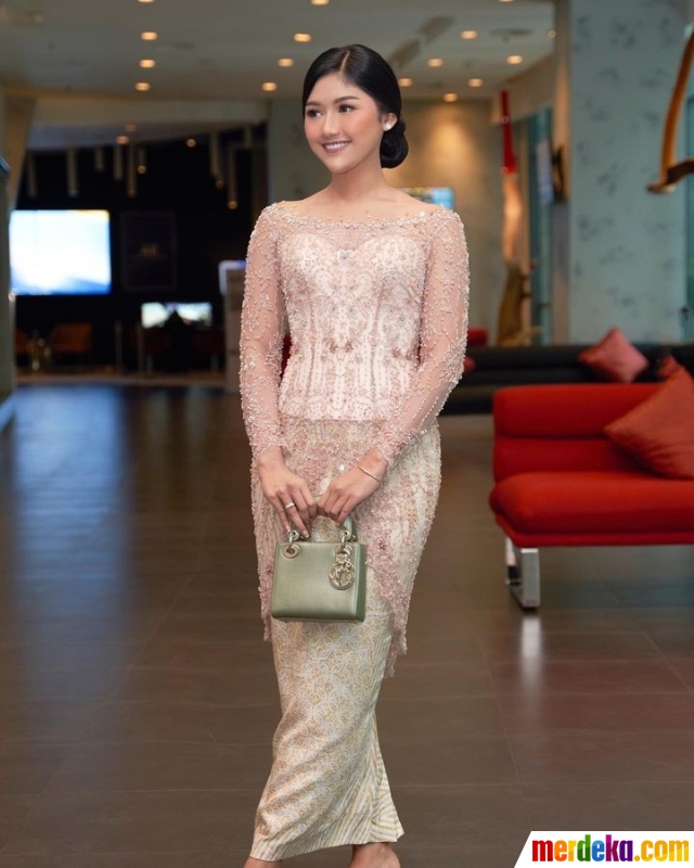 Foto : Deretan Foto Erina Gudono Kenakan Kebaya, Netizen 'Cantik Khas ...