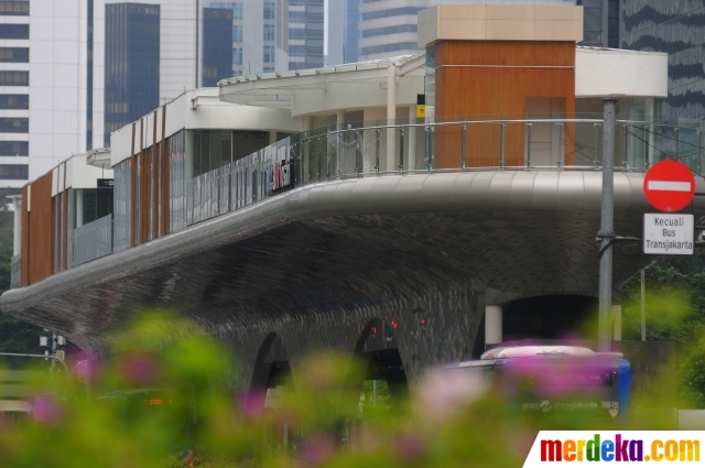 Foto : Memantau Proyek Revitalisasi Halte TransJakarta di Jalan ...