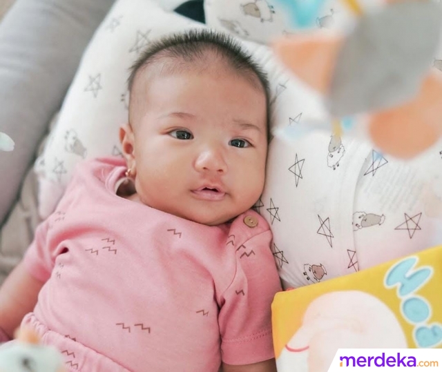 Foto : Potret Cantik Baby Ara Disebut Plek Ketiplek Ammar Zoni, saat ...