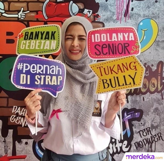 Foto : Potret Jihan Fahira Berseragam SMA di Usia 45 Tahun, Cantik ...