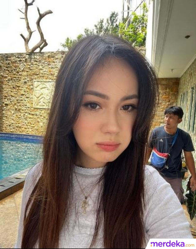 Foto : Main di Rindu Bukan Rindu, Intip Potret Terbaru Jennifer Eve ...