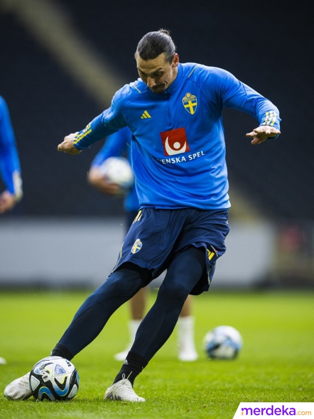 Foto : Eksistensi Ibrahimovic di Usia 41 Tahun Kembali Bela Swedia di ...