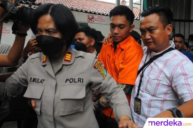 Foto : Mario dan Shane Bungkam Usai Bersaksi di Sidang Agnes | merdeka.com