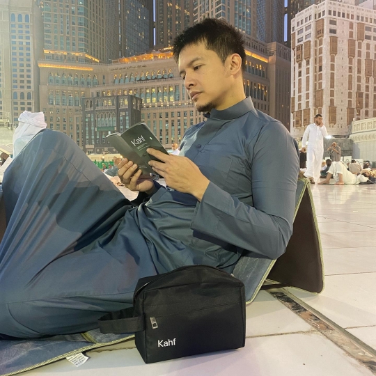 Foto : 6 Potret Dimas Seto Umrah Bersama Ibunda Tercinta di Tanah Suci ...