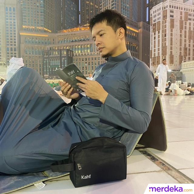 Foto : 6 Potret Dimas Seto Umrah Bersama Ibunda Tercinta di Tanah Suci ...