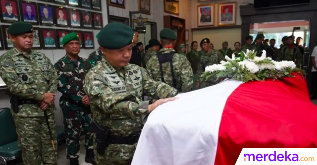Foto : Wajah Sendu Letjen Maruli Simanjuntak di Persemayaman Prajurit ...