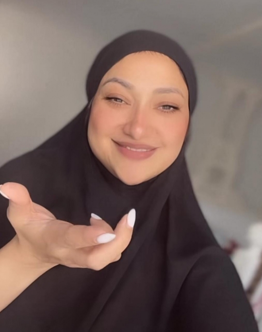 Foto : Potret Cantik Rahma Azhari Berhijab, Penampilan Bikin Pangling & Didoakan Istiqomah ...