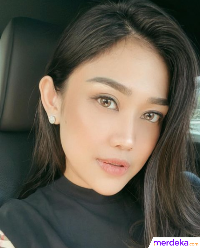 Foto : Ingat Susi di Sitkom OB, Ini Potret Terbaru Oline Mendeng yang ...