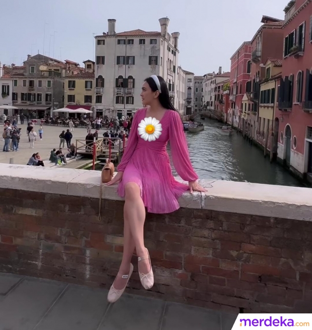 Foto : Cantik dan Anggunnya Shandy Aulia Tampil Dalam Balutan Dress ...