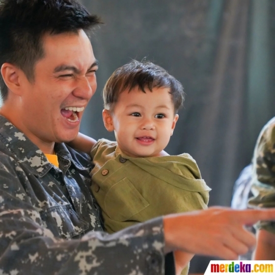 Foto : 6 Potret Ganteng Kenzo Anak Kedua Baim Wong & Paula, Kini Menginjak 1,5 Tahun Lebih ...