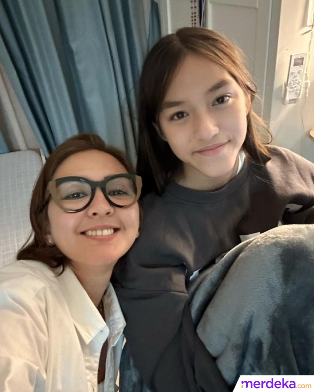 Foto : Cantik! 5 Potret Terbaru Sabrina Anak Donna Agnesia dan Darius, Kini jadi Anak Gadis ...