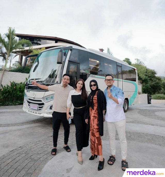 Foto : Fantastis, Maharani Kemala Dapat Hadiah Bus Mewah dari Crazy ...