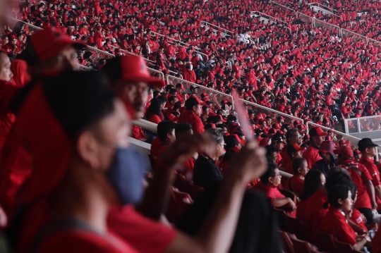Foto Merahkan Gbk Saat Bulan Bung Karno Ribuan Kader Pdip Siap