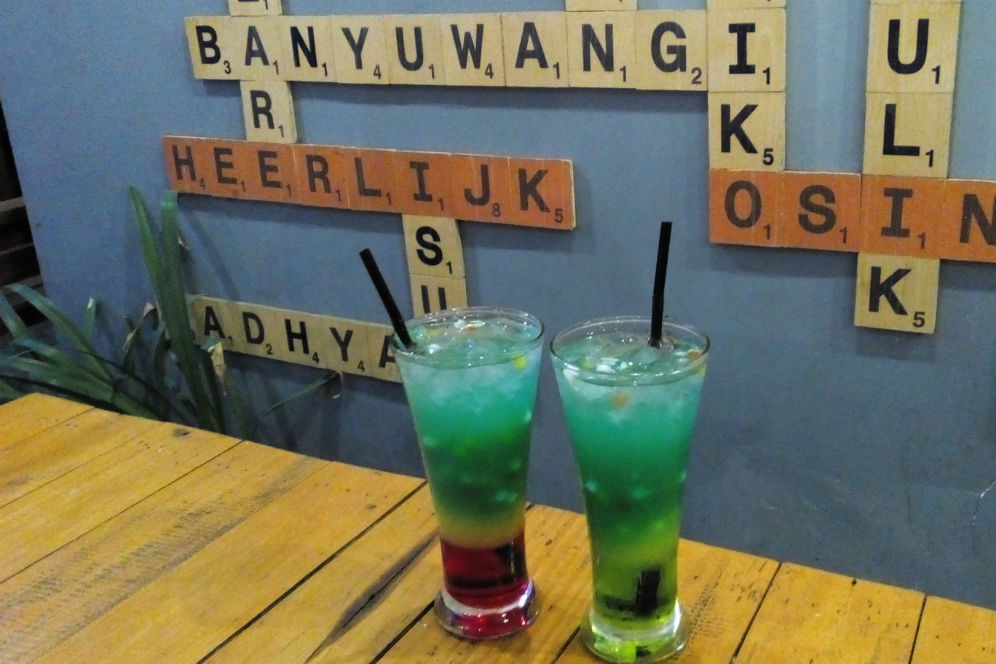 Banyuwangi - Merdeka.com | Segarnya Soda Teluk Ijo dan Soda Pulau Merah