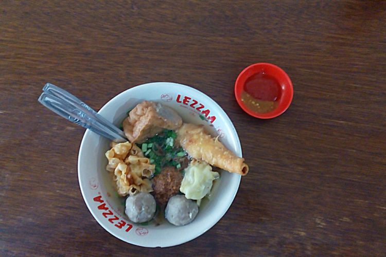 Malang - Merdeka.com | Mencicipi nikmatnya bakso Suropati Pak Dukut Malang - Merdeka.com | Mencicipi nikmatnya bakso Suropati Pak Dukut