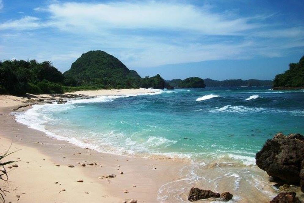 Malang - Merdeka.com | Memandangi keindahan sunset Malang di 5 pantai ini Malang - Merdeka.com | Memandangi keindahan sunset Malang di 5 pantai ini