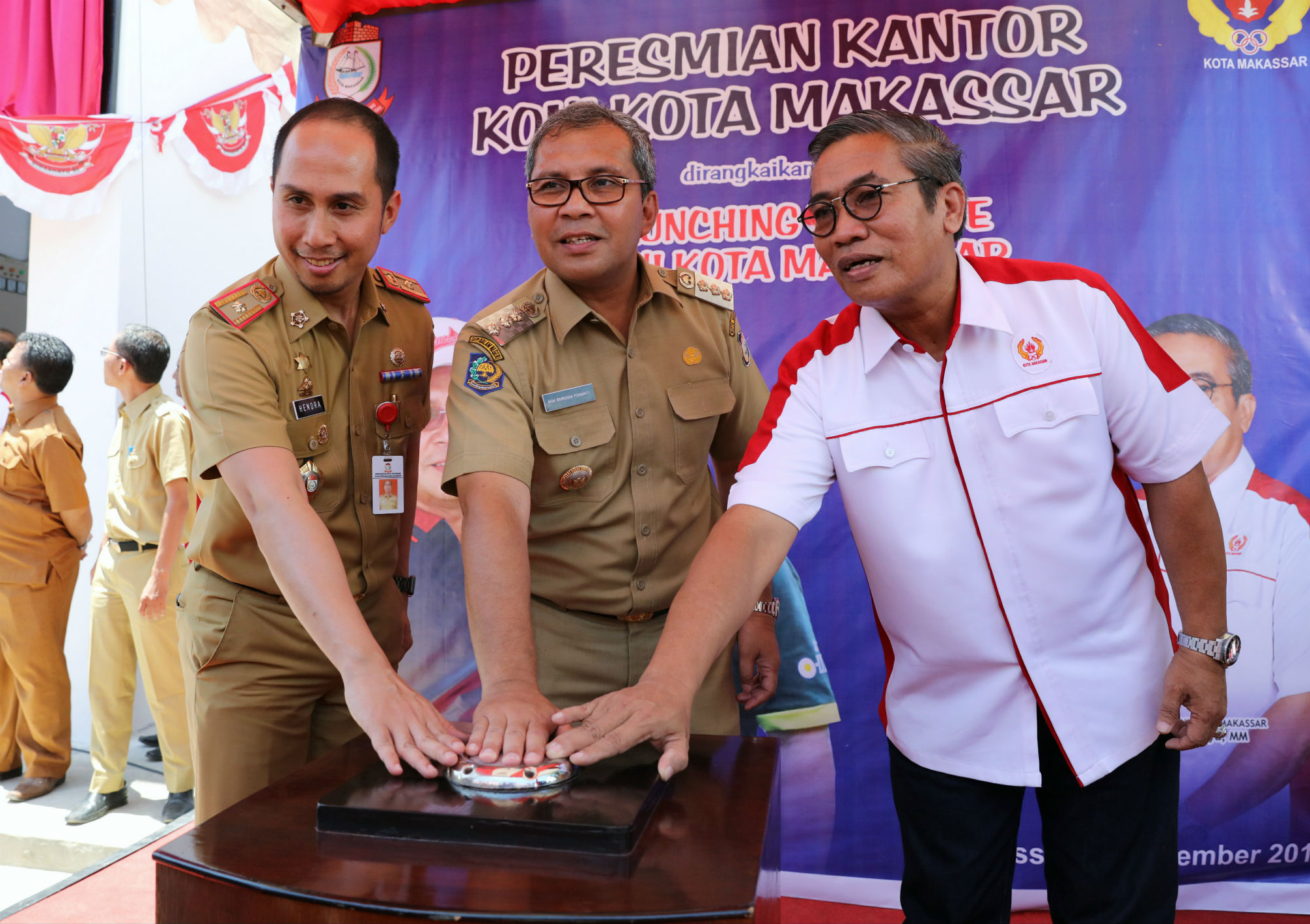 Makassar - Merdeka.com | FOTO: Atraksi karatedo tandai peresmian gedung KONI Makassar