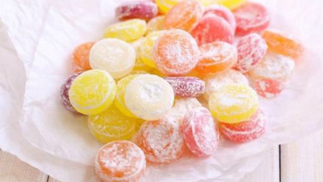 Awas permen rasa asam bisa sebabkan karies pada gigi anak | Berita ...