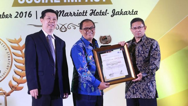 PD Kebersihan Kota Bandung raih penghargaan dalam ajang SPEx2 2016 ... PD Kebersihan Kota Bandung raih penghargaan dalam ajang SPEx2 2016 ...