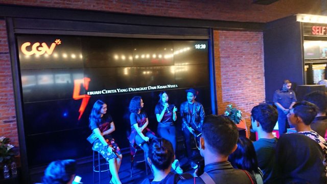 Para pemain film 'Keluarga Tak Kasat Mata' sapa warga Bandung | Berita Terkini, Kabar Terbaru ...