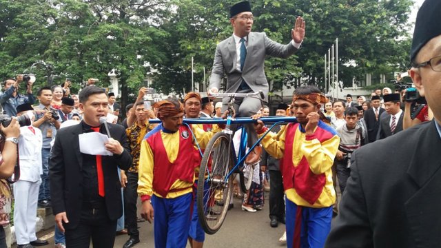 Ridwan Kamil bantu pembangunan dua flyover senilai Rp 40 miliar di ... Ridwan Kamil bantu pembangunan dua flyover senilai Rp 40 miliar di ...