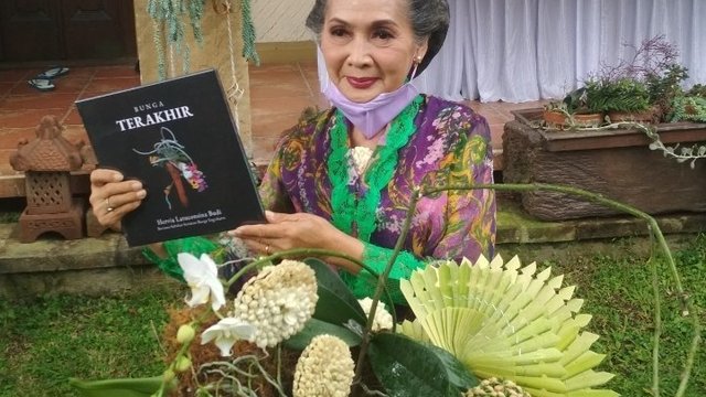 rangkaian bunga gaya indonesia | KRJOGJA